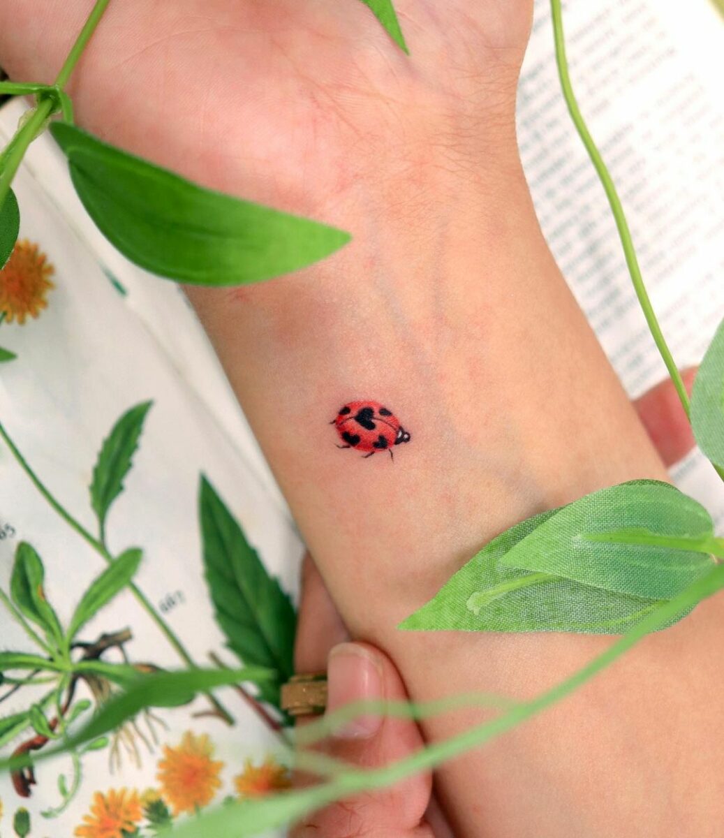 22 Cute Small Tattoos That Will Bring A Smile On Your Face
