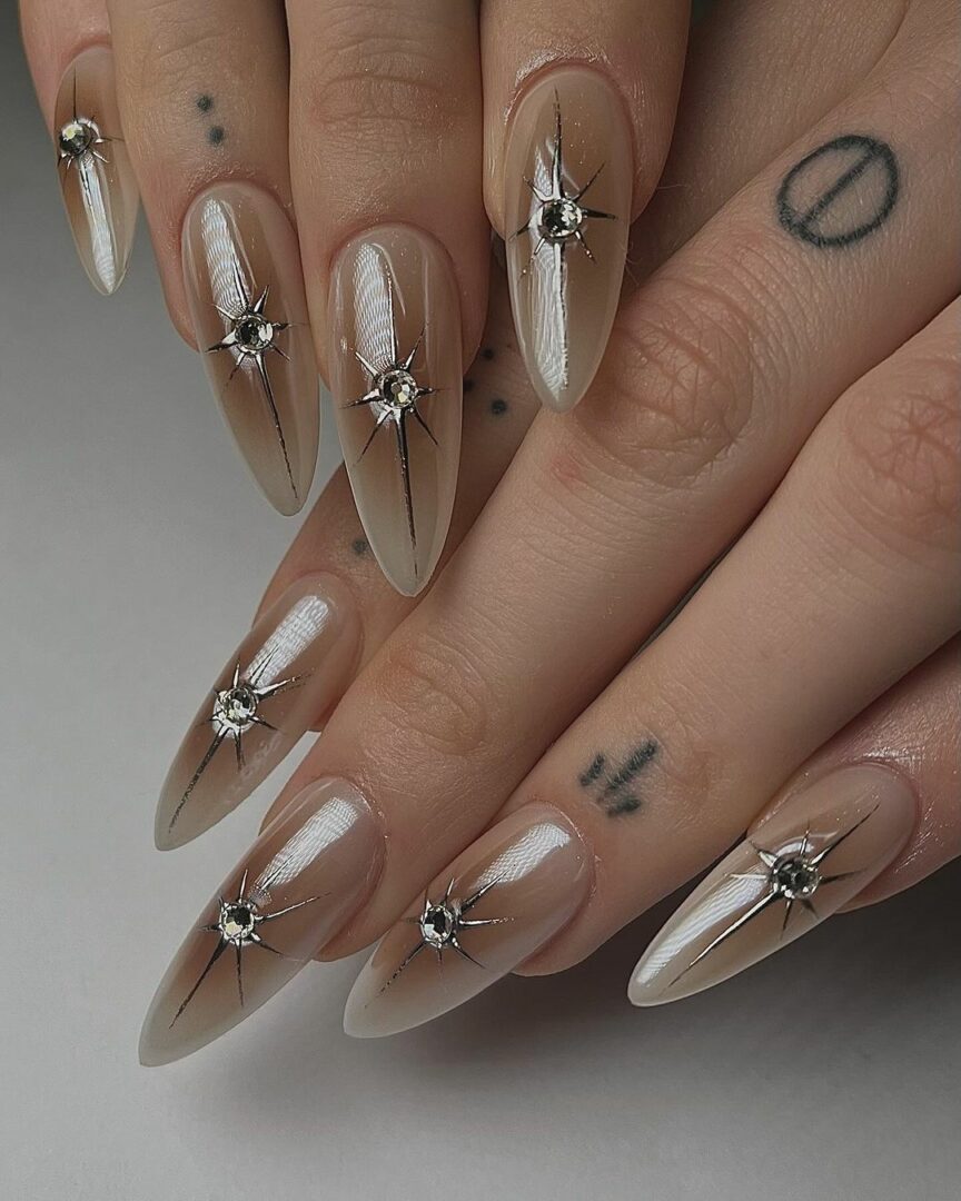 20 Beautiful Chrome Nail Designs That Feel Like Magic