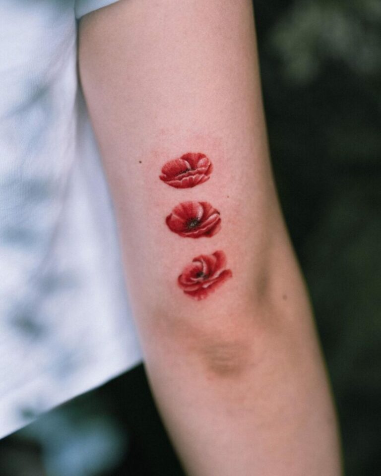 22 Pretty Poppy Flower Tattoos We Can’t Stop Staring At