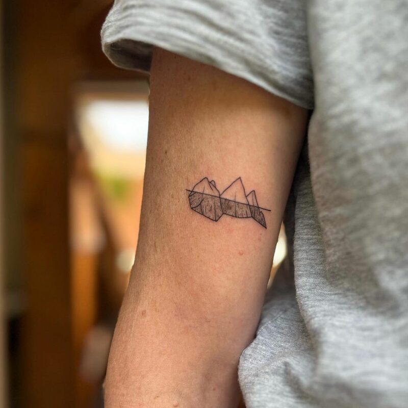20 Mountain Tattoo Ideas That Prove The Power Of Simplicity