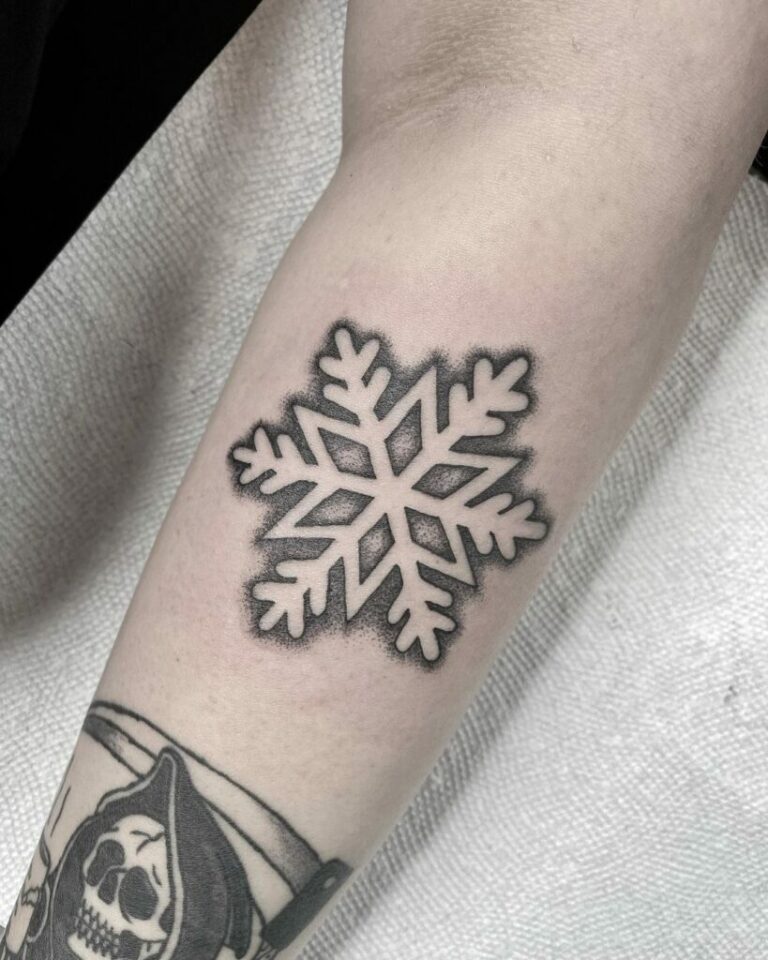 20 Cool Snowflake Tattoo Ideas That Will Dance On Your Skin