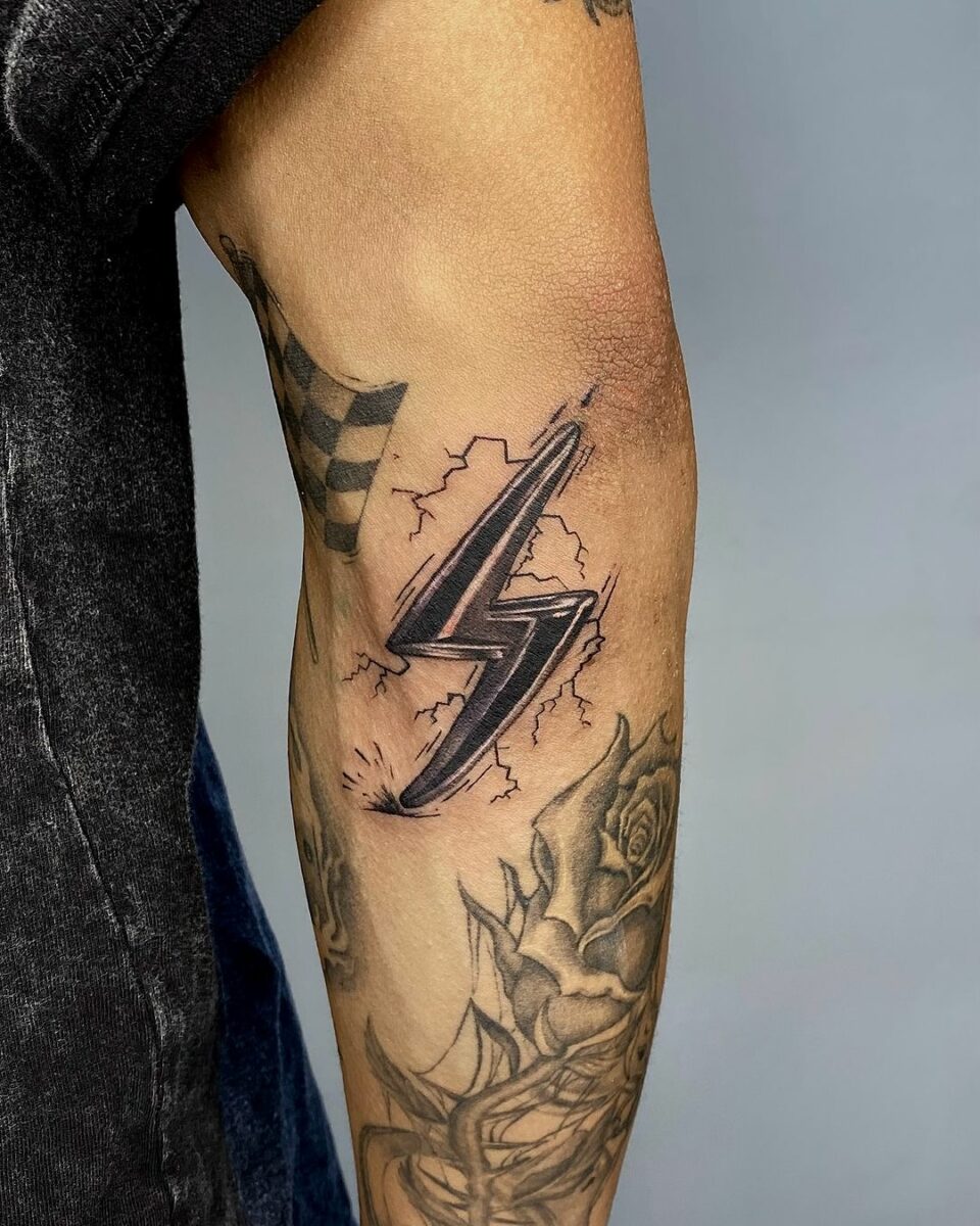 21 Lightning Tattoo Ideas For A Striking Ink