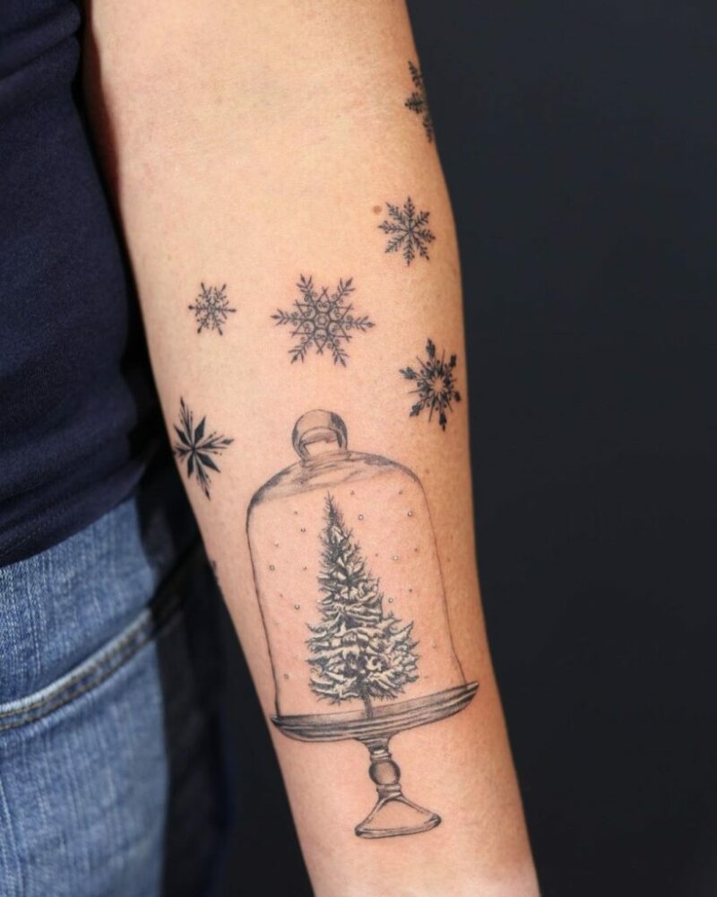 20 Cool Snowflake Tattoo Ideas That Will Dance On Your Skin