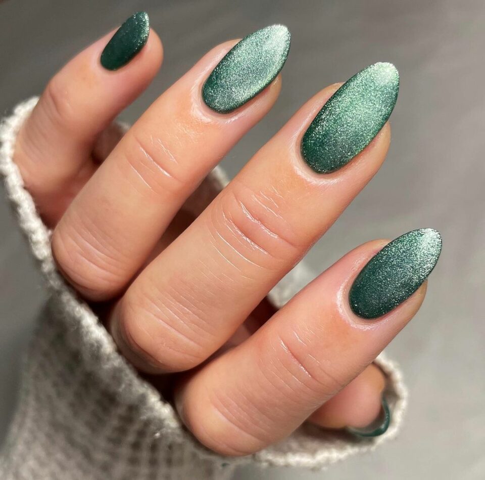 40 Unique Velvet Nail Designs To Nail This Glittery Trend