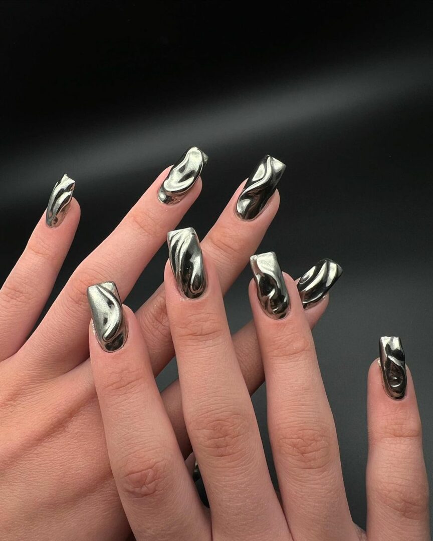 40 Must-Try Metallic Nails To Put the Pedal To The Metal