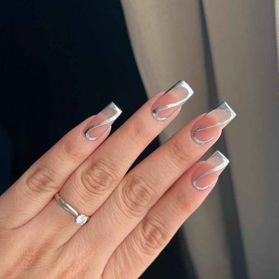 40 Must-Try Metallic Nails To Put the Pedal To The Metal