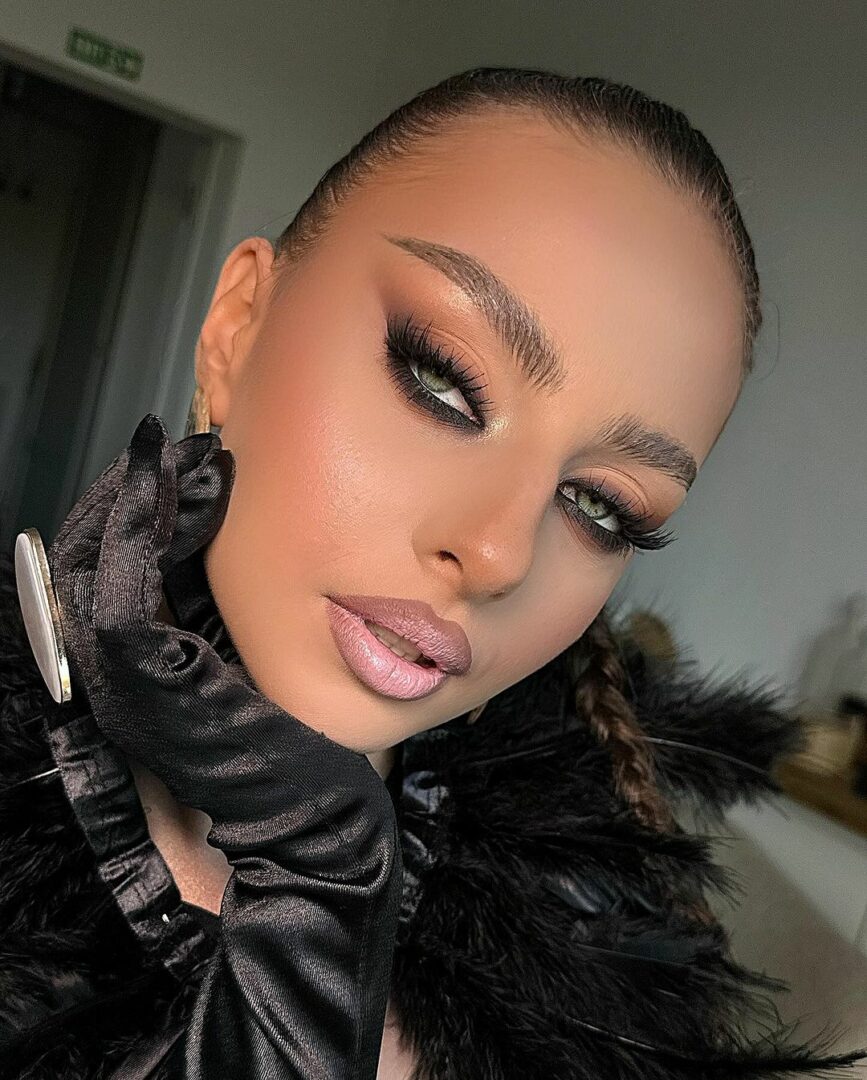 40 Makeup Ideas For Small Eyes To Make Them Look Bigger