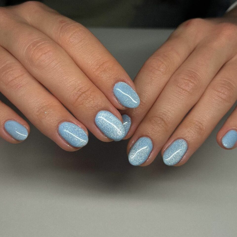 40 Unique Velvet Nail Designs To Nail This Glittery Trend