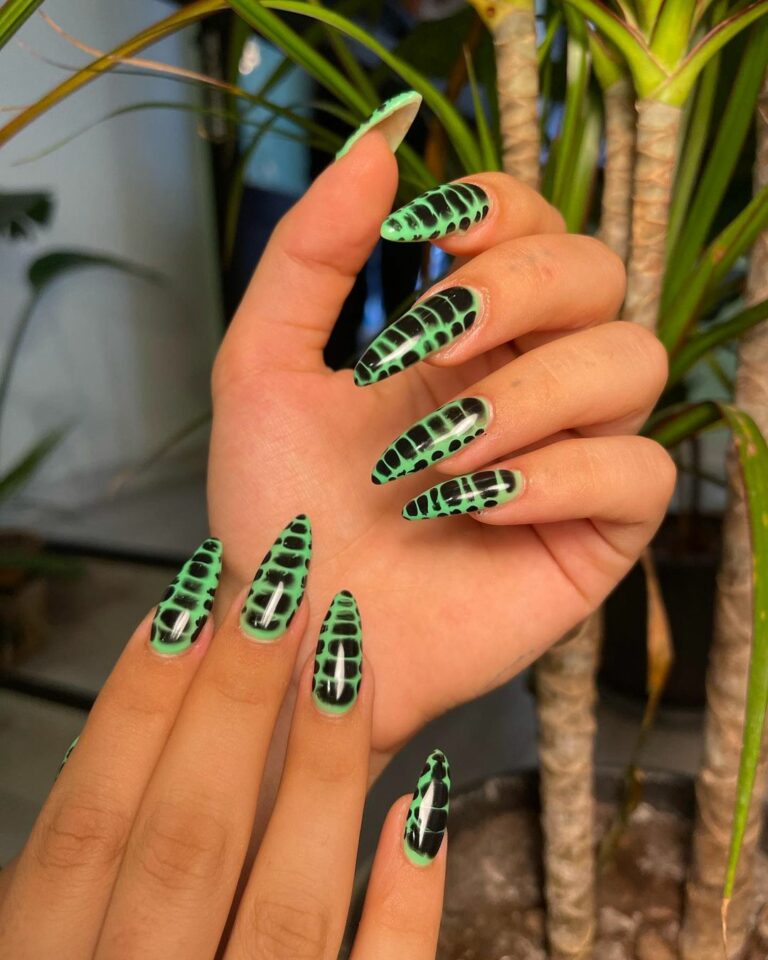 40 Snappy Crocodile Print Nail Designs To Scale Up Your Look