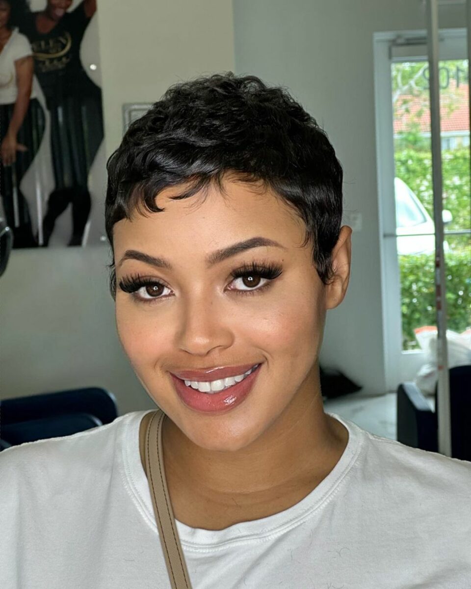 40 Wonderful Wavy Pixie Cut Hairstyles to Make Waves