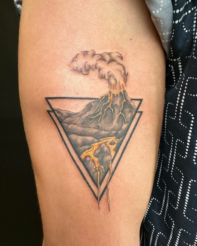 Discover the Beauty of Hawaii With These 40 Stunning Hawaiian Tattoos