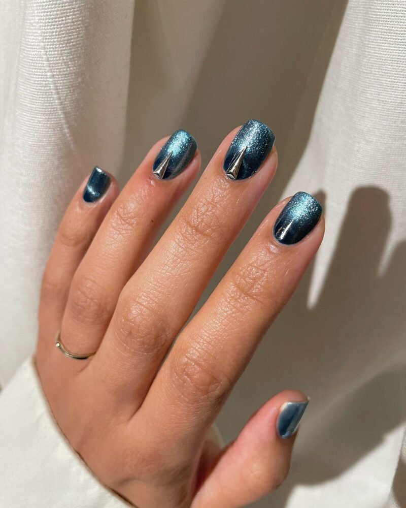 40 Unique Velvet Nail Designs To Nail This Glittery Trend