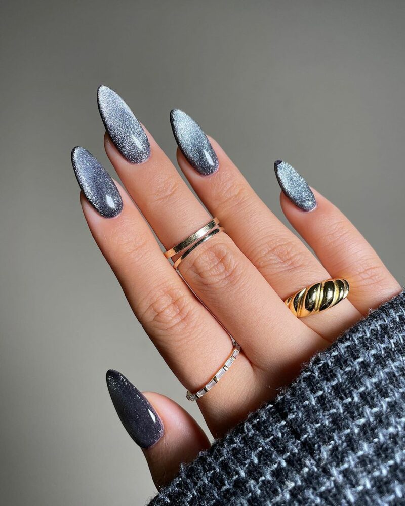 40 Unique Velvet Nail Designs To Nail This Glittery Trend