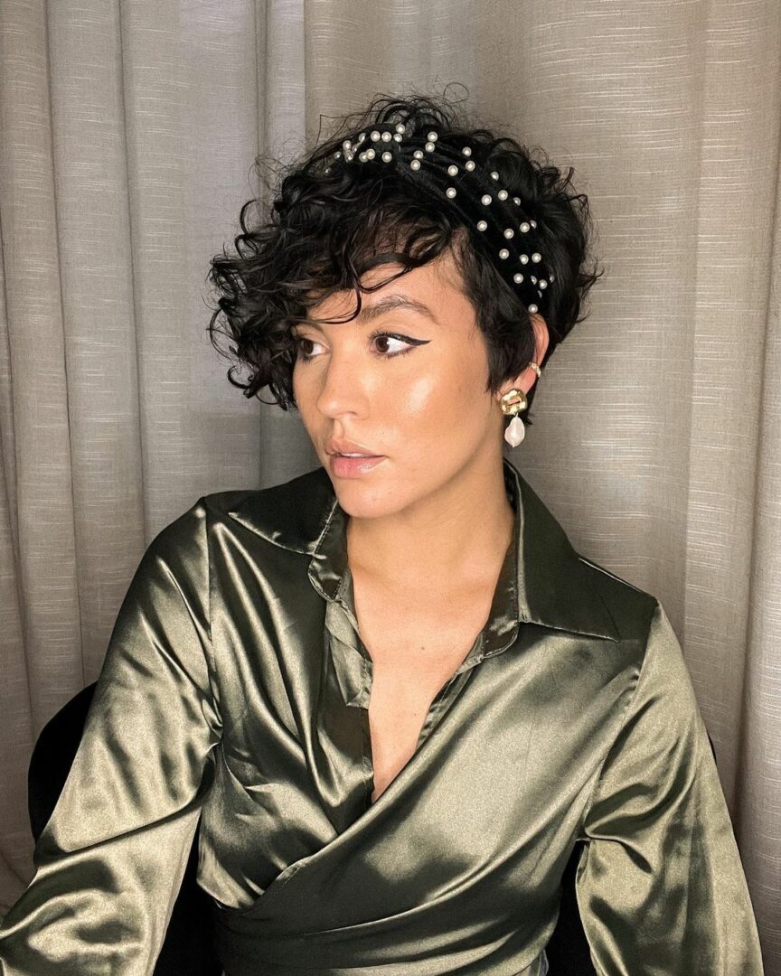 40 Wonderful Wavy Pixie Cut Hairstyles to Make Waves