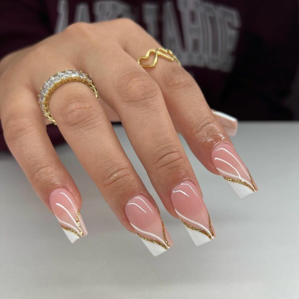 36 Glorious Gold Nails Fit For Royalty