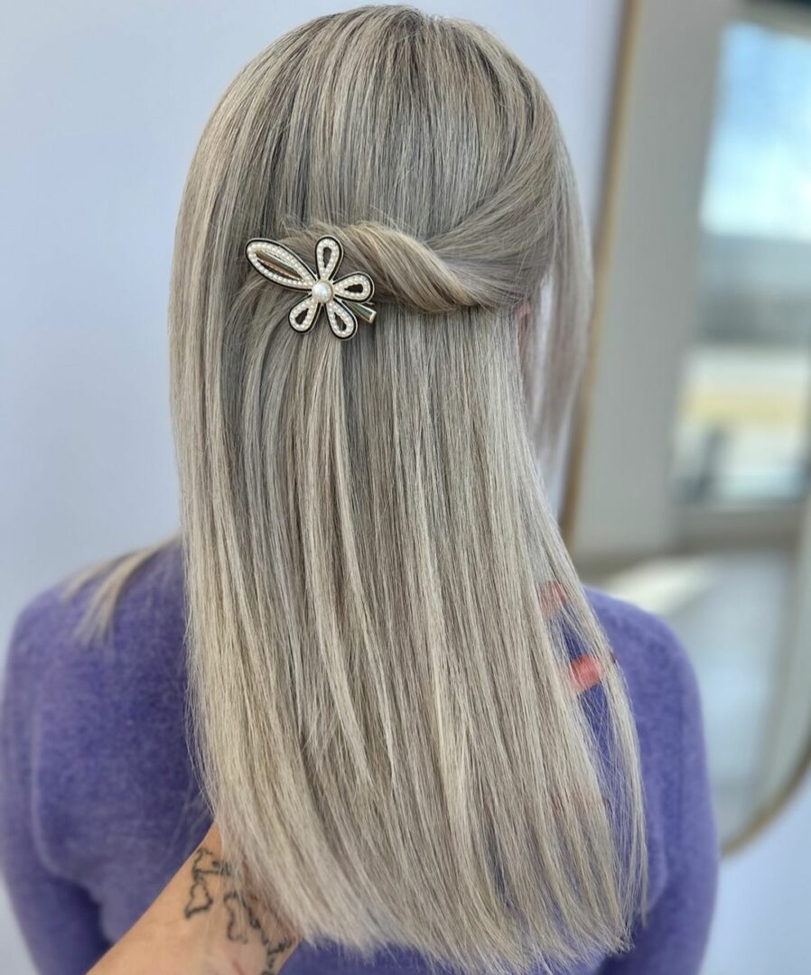 35 Beautiful Ash Blonde Hair Ideas For An Otherworldly Look
