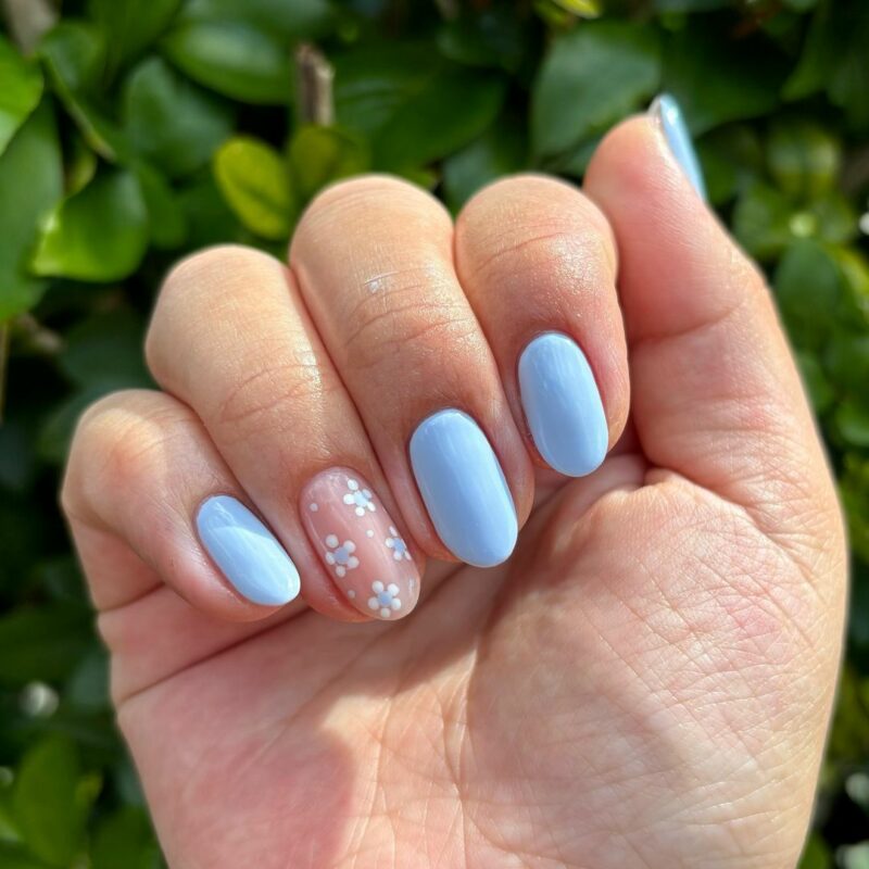 38 Heavenly Baby Blue Nails For A Calming And Chic Manicure