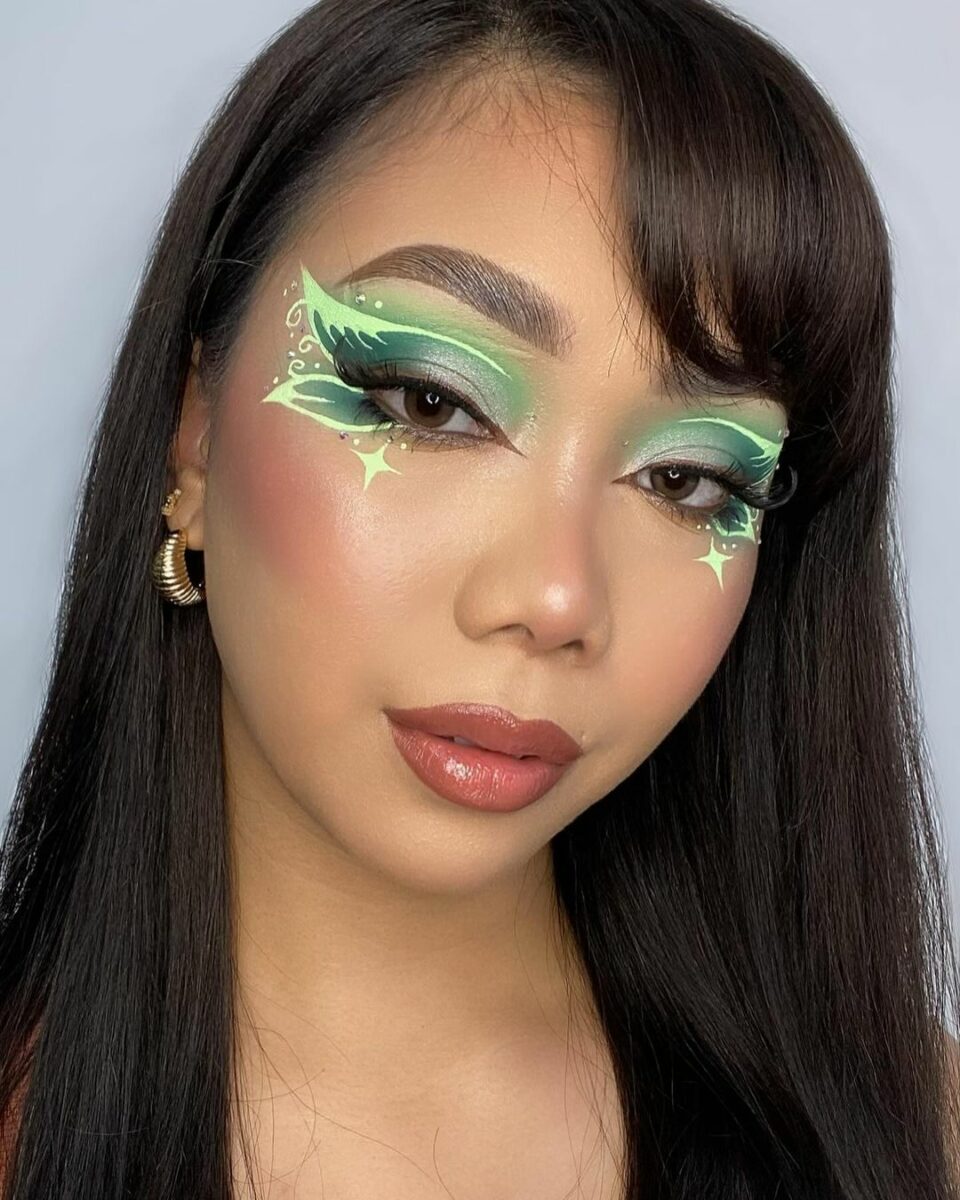 22 Eye Makeup Looks for Green Eyes To Elevate Their Beauty