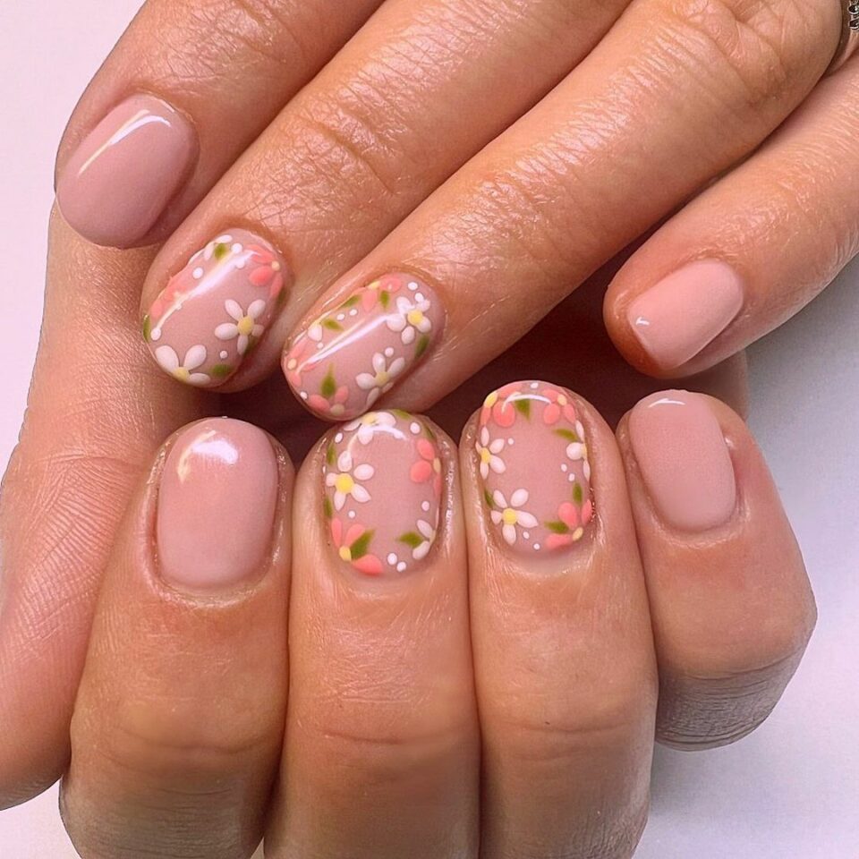 38 Timeless Neutral Short Nails For A Sophisticated Look