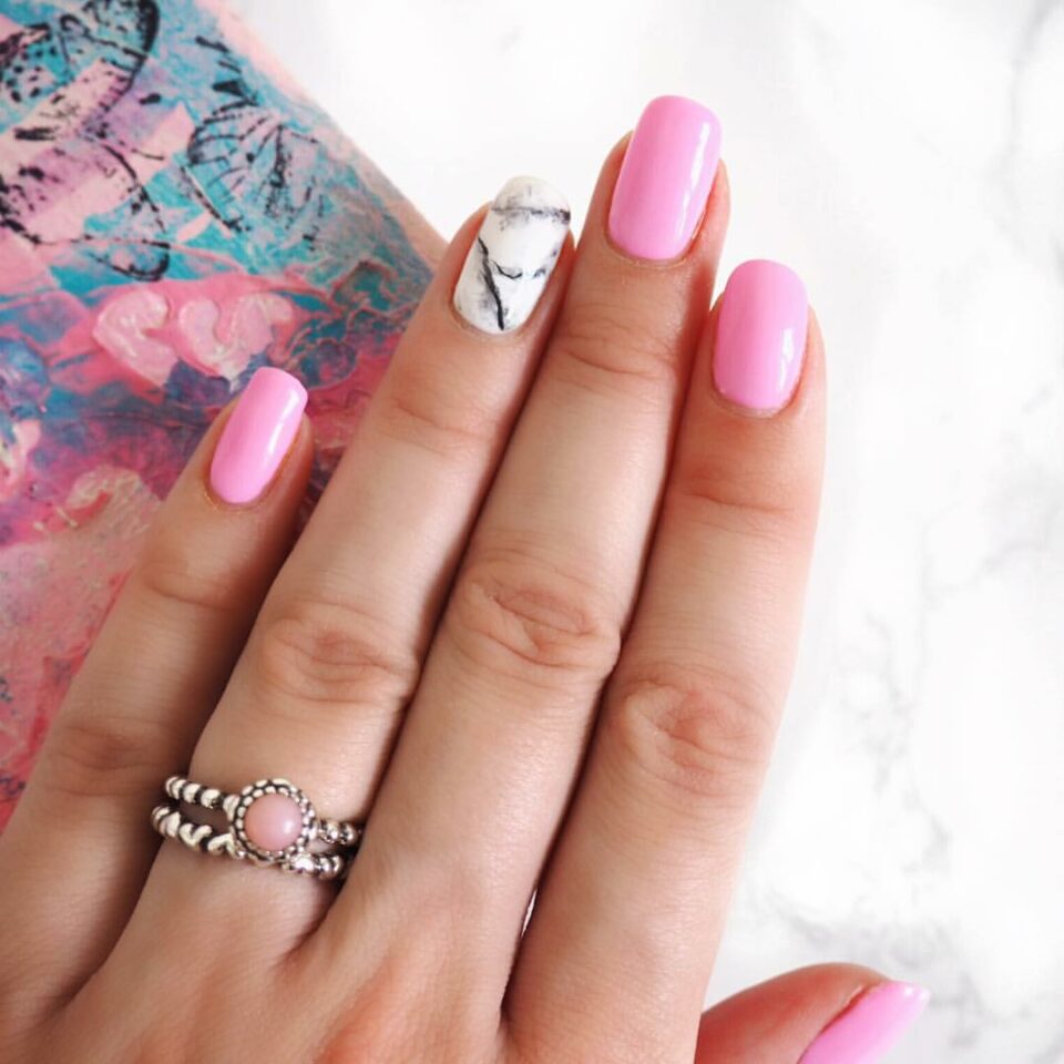 36 Sweet Bubblegum Pink Nails To Enter The World Of Magic