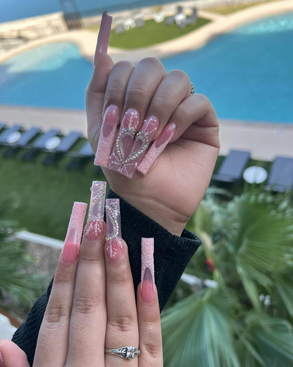 36 Sweet Bubblegum Pink Nails To Enter The World Of Magic