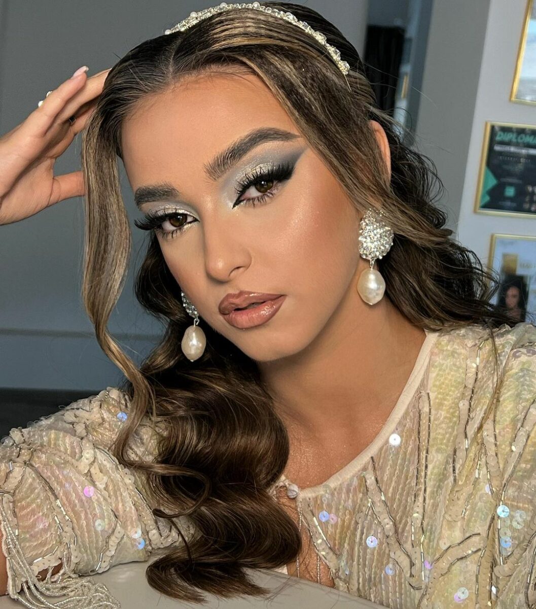 36 Dazzling Silver Makeup Looks To Sparkle And Shine