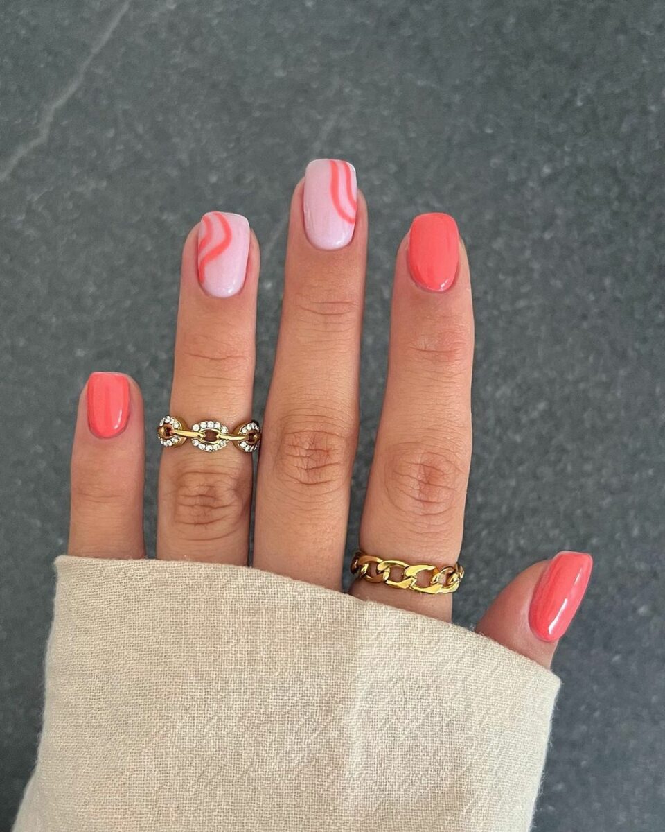 38 Warm and Sweet Coral Nails For A Seaside Elegance