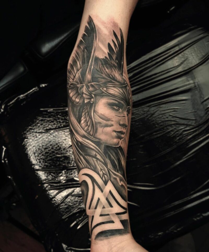 20 Bold Valknut Tattoo Ideas For An Authentic Viking Look