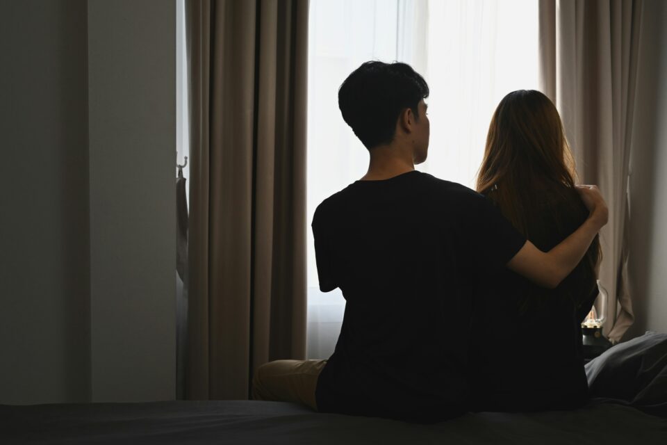 8 Heartbreaking Signs You're In A Negative Relationship