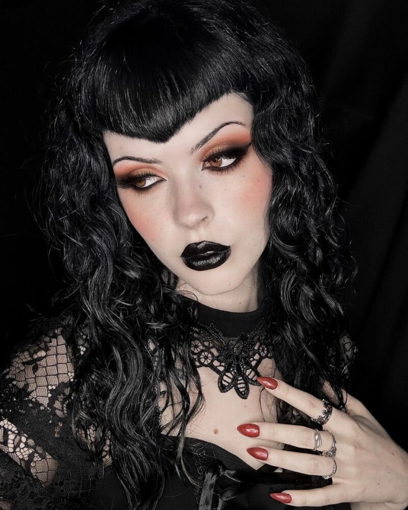 These 30 Gorgeous Goth Makeup Looks Will Put A Spell On You