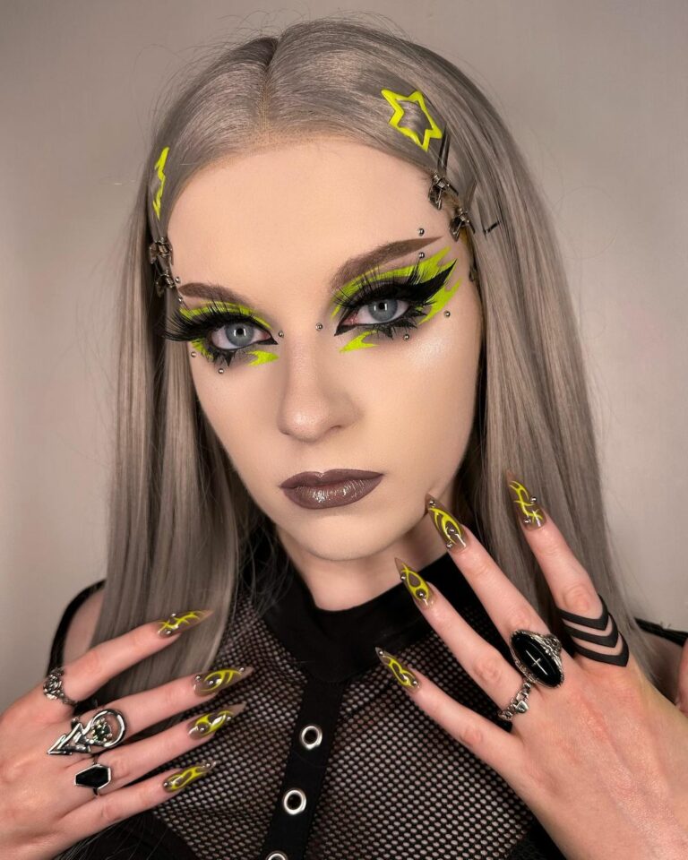 These 30 Gorgeous Goth Makeup Looks Will Put A Spell On You