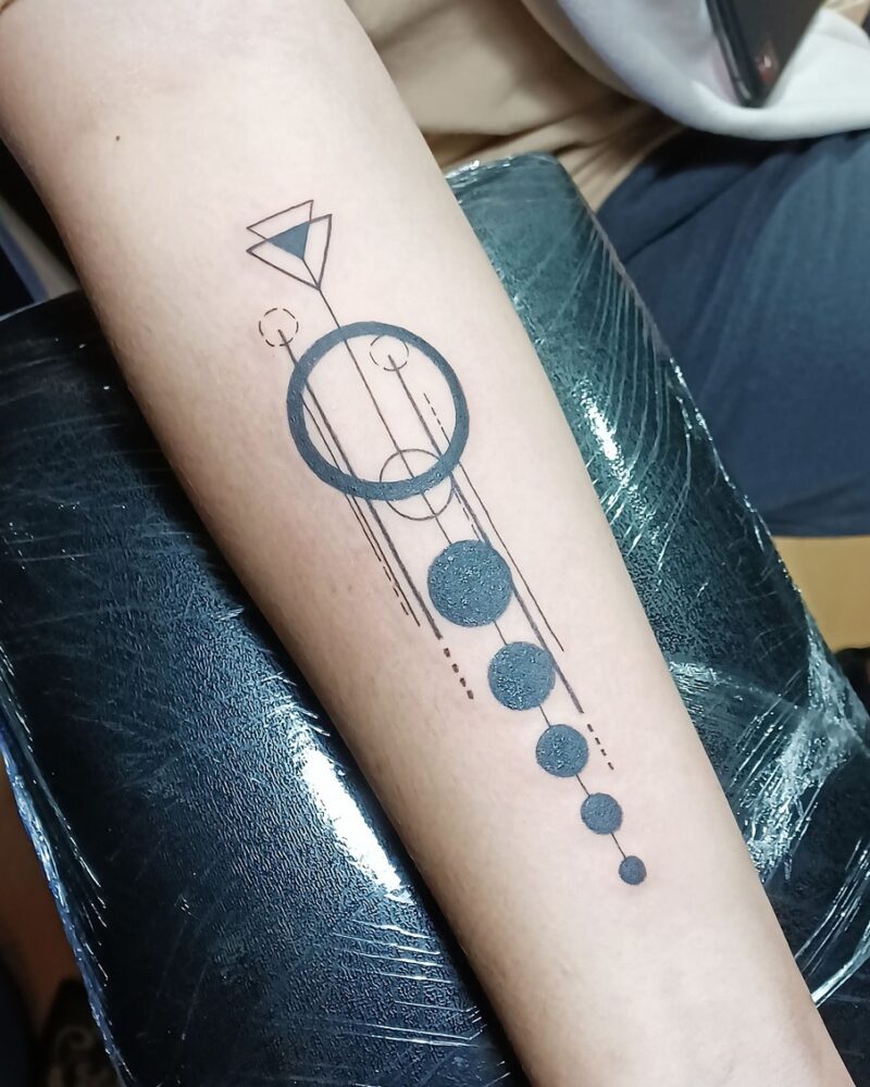 23 Dazzling Forearm Tattoo Designs For Women
