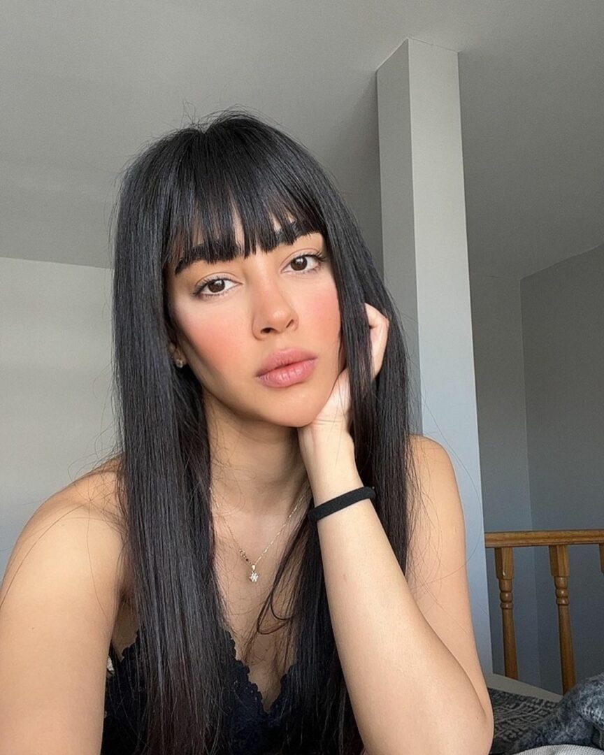 34 Chic Face Framing Bangs That Accentuate Your Aura