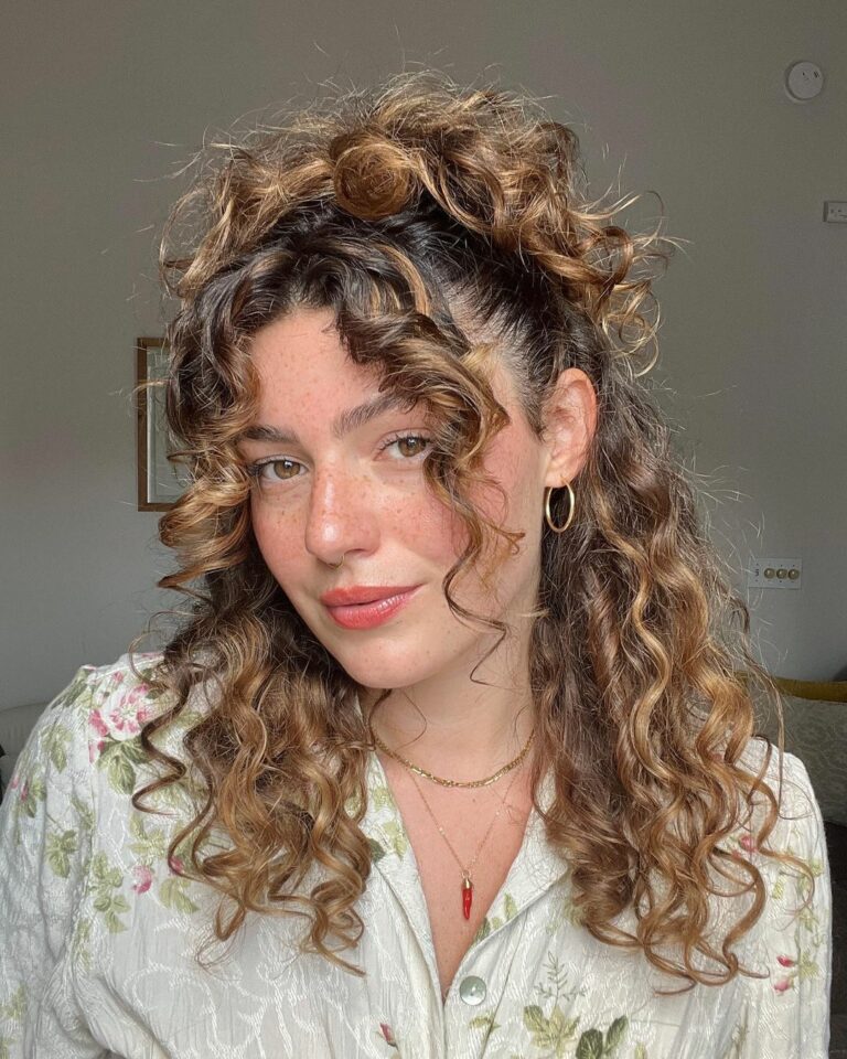 34 Chic Face Framing Bangs That Accentuate Your Aura