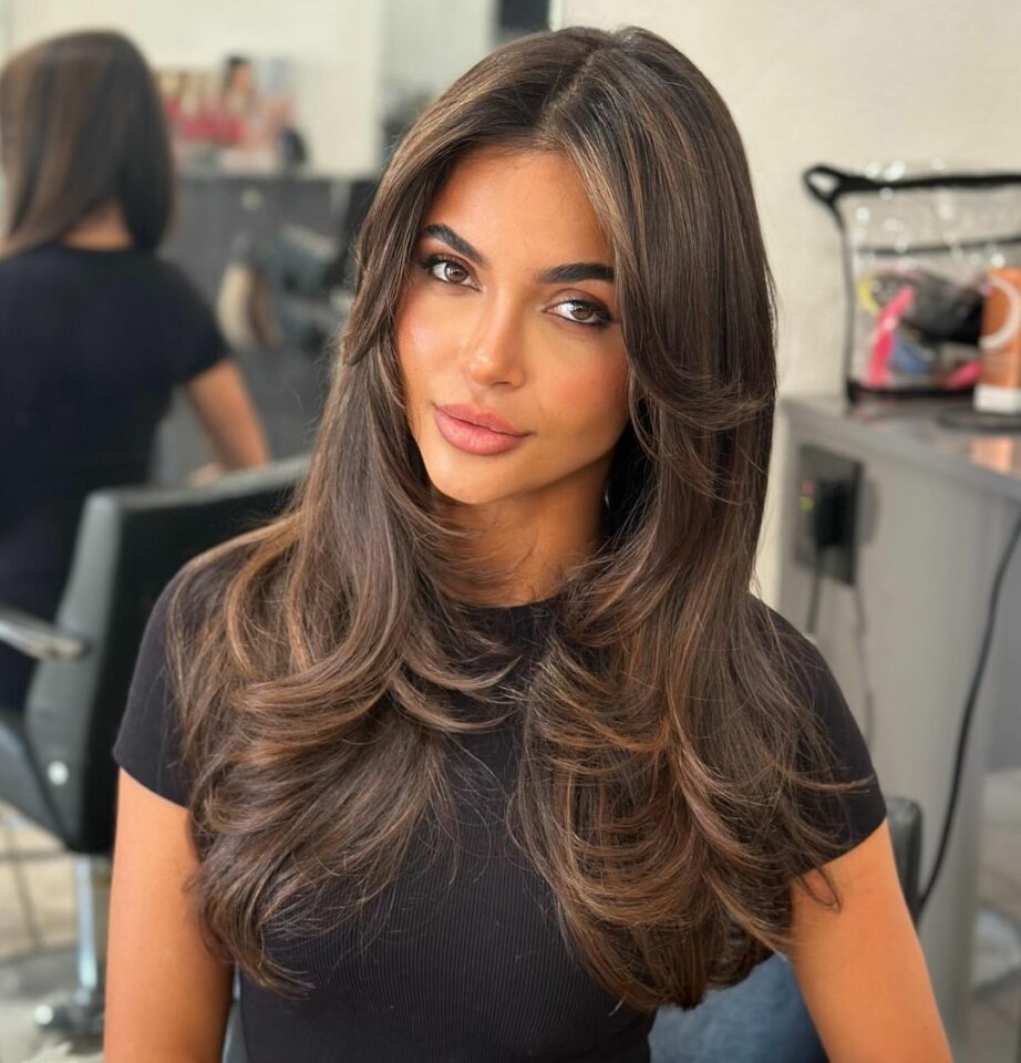 34 Chic Face Framing Bangs That Accentuate Your Aura