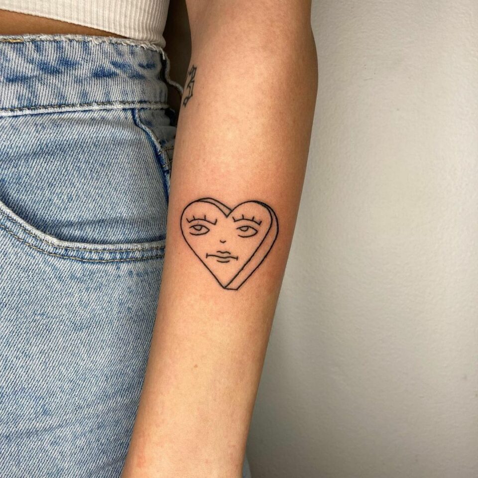 18 Minimalist Heart Outline Tattoos to Steal Yours