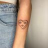 18 Minimalist Heart Outline Tattoos to Steal Yours