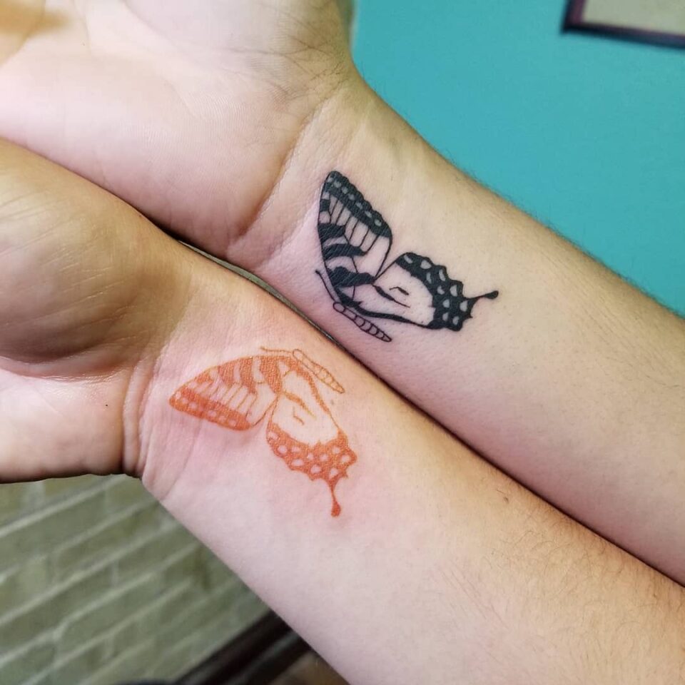 20 Touching Sister Tattoos For A Lasting Tribute