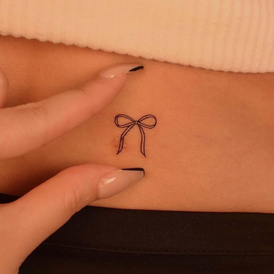19 Cute Tiny Tattoos That Capture The Imagination