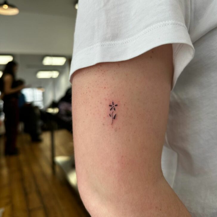 19 Cute Tiny Tattoos That Capture The Imagination