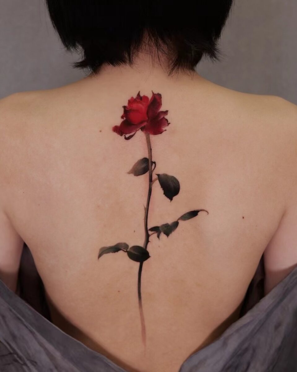 18 Intriguing Back Tattoos For Women To Express Creativity
