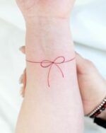 19 Unique Bracelet Tattoos For A Delicate Look
