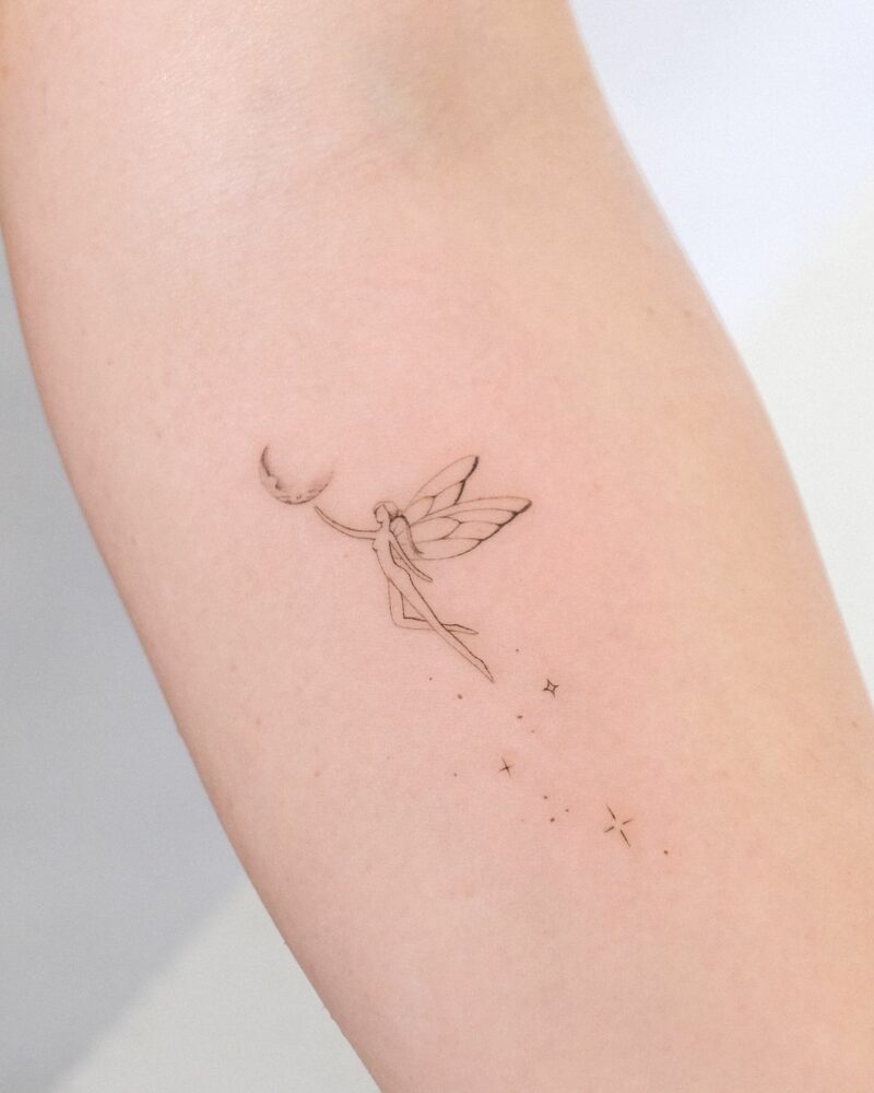 19 Cute Tiny Tattoos That Capture The Imagination