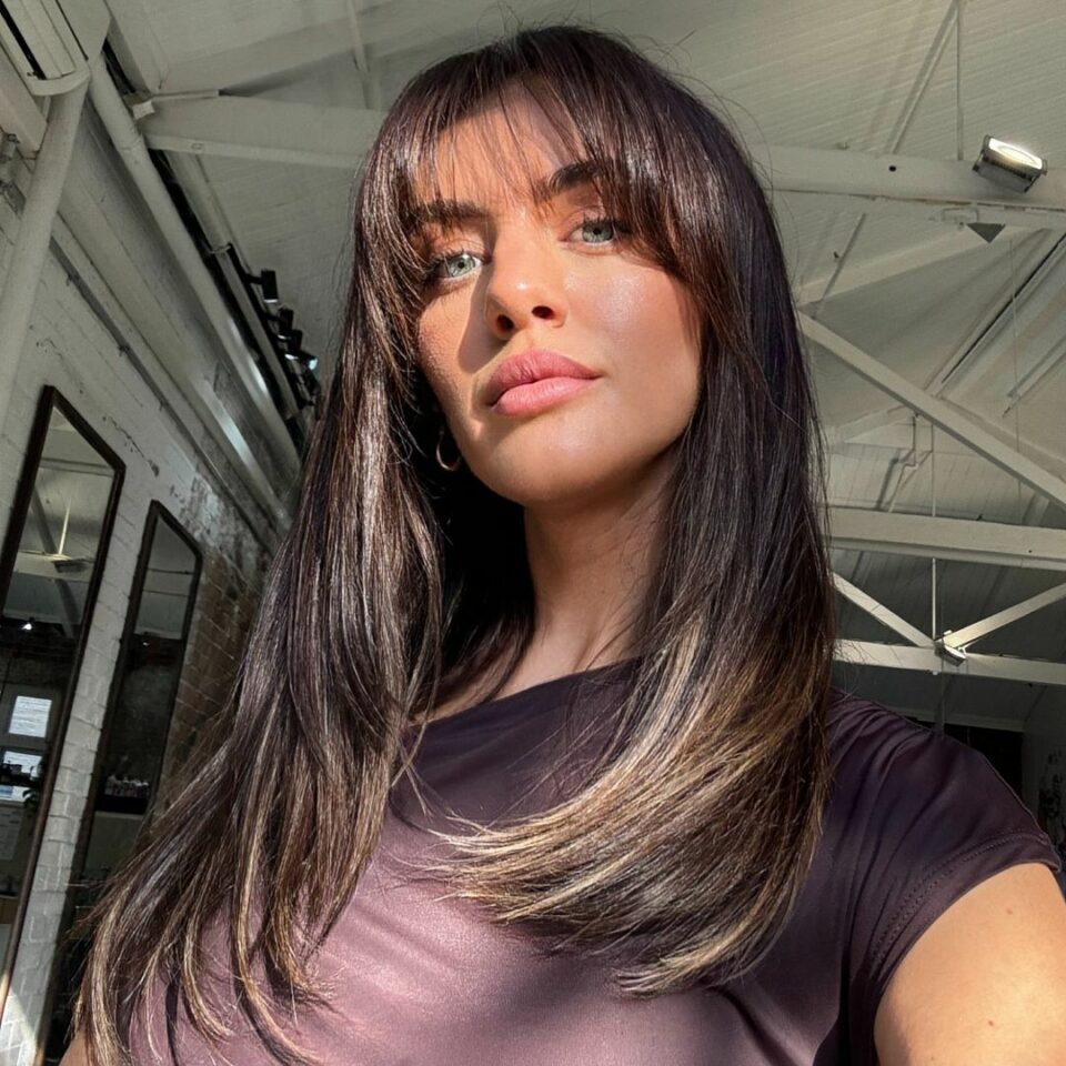 34 Chic Face Framing Bangs That Accentuate Your Aura