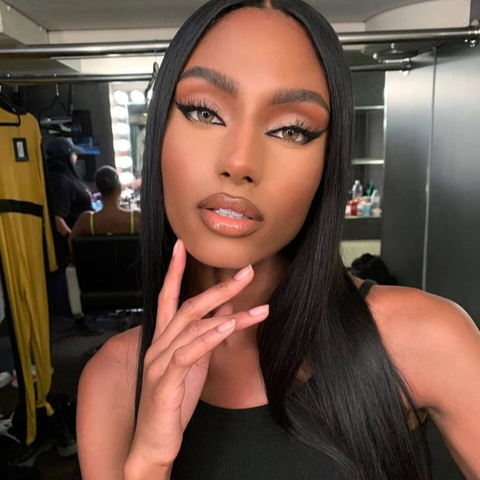 36 Most Mesmerizing Makeup Looks For Hazel Eyes