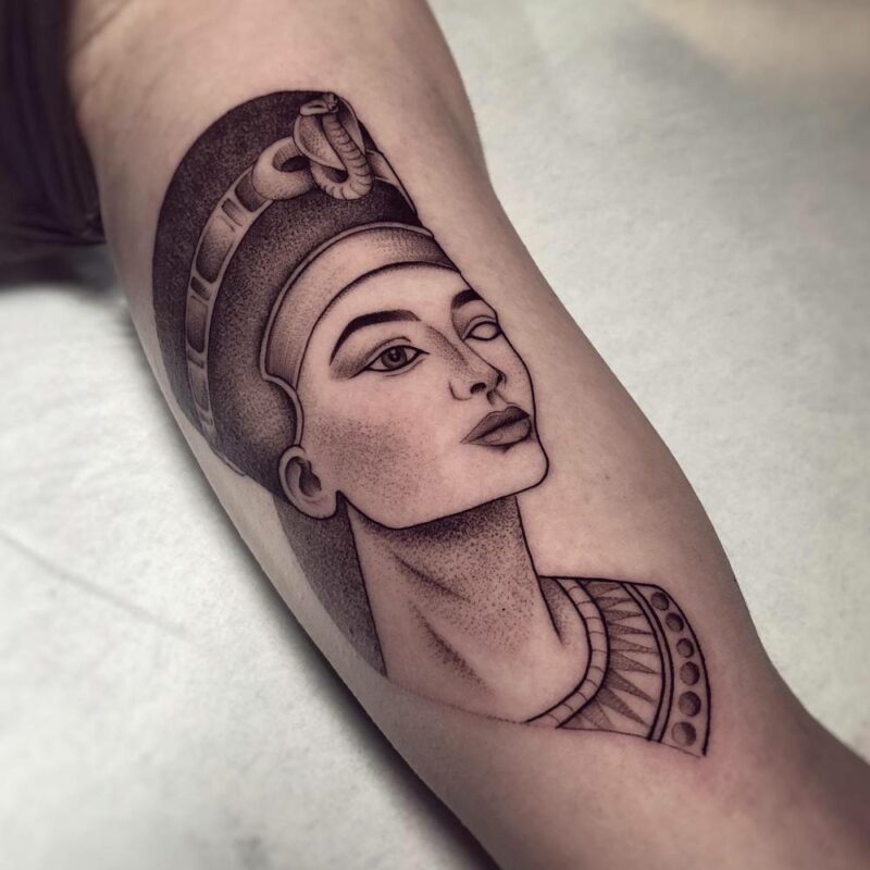 20 Stunning Nefertiti Tattoo Designs That Are Fit For A Queen