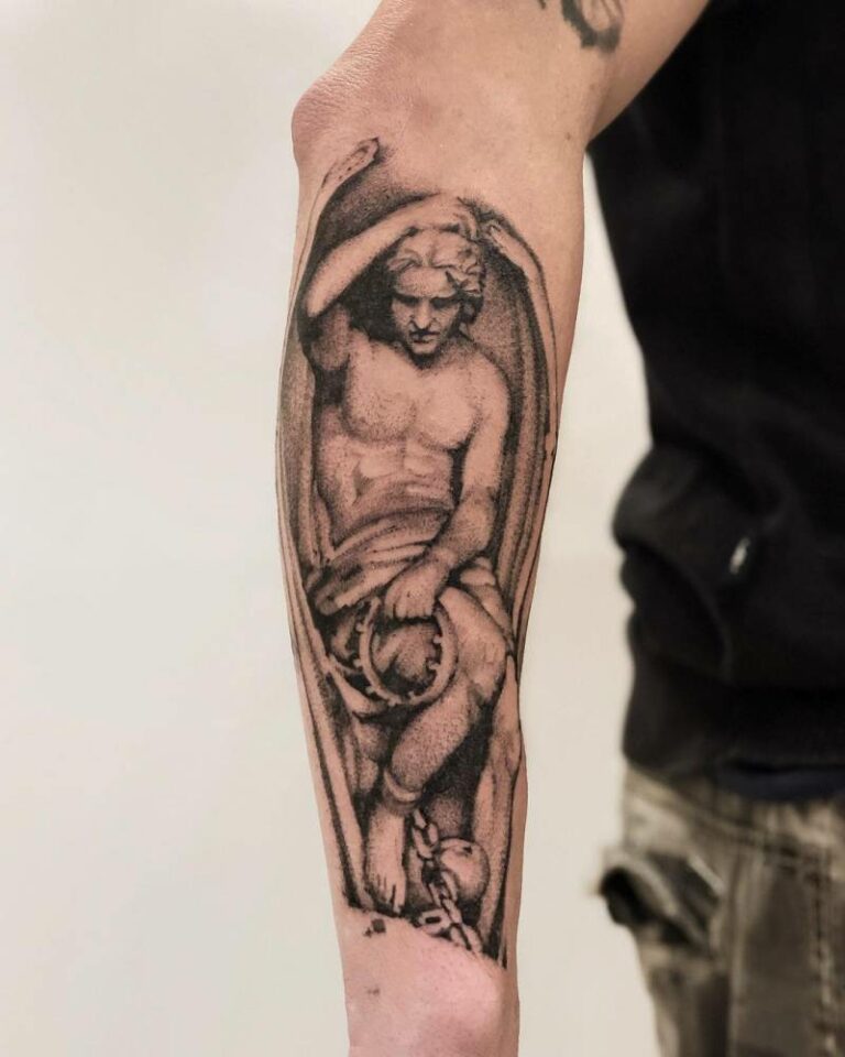 20 Fantastic Freehand Tattoos That Prove Stencils Are Overrated