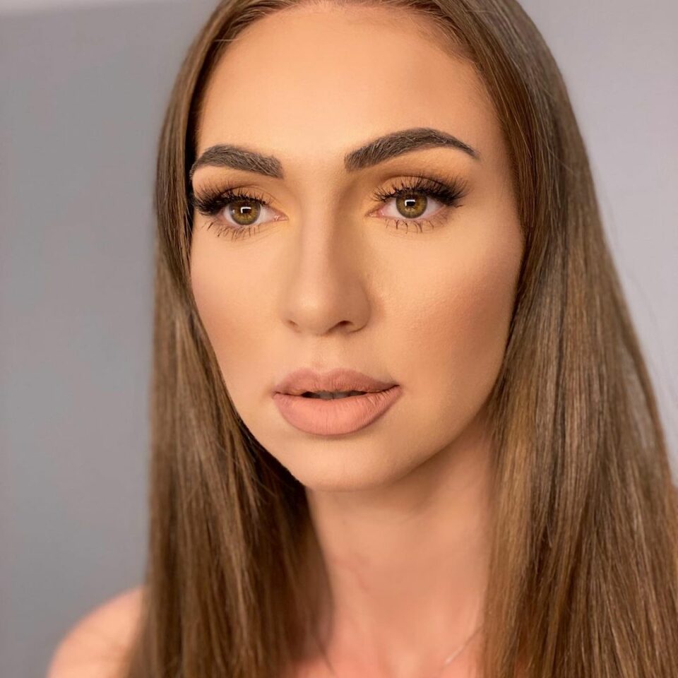 36 Most Mesmerizing Makeup Looks For Hazel Eyes