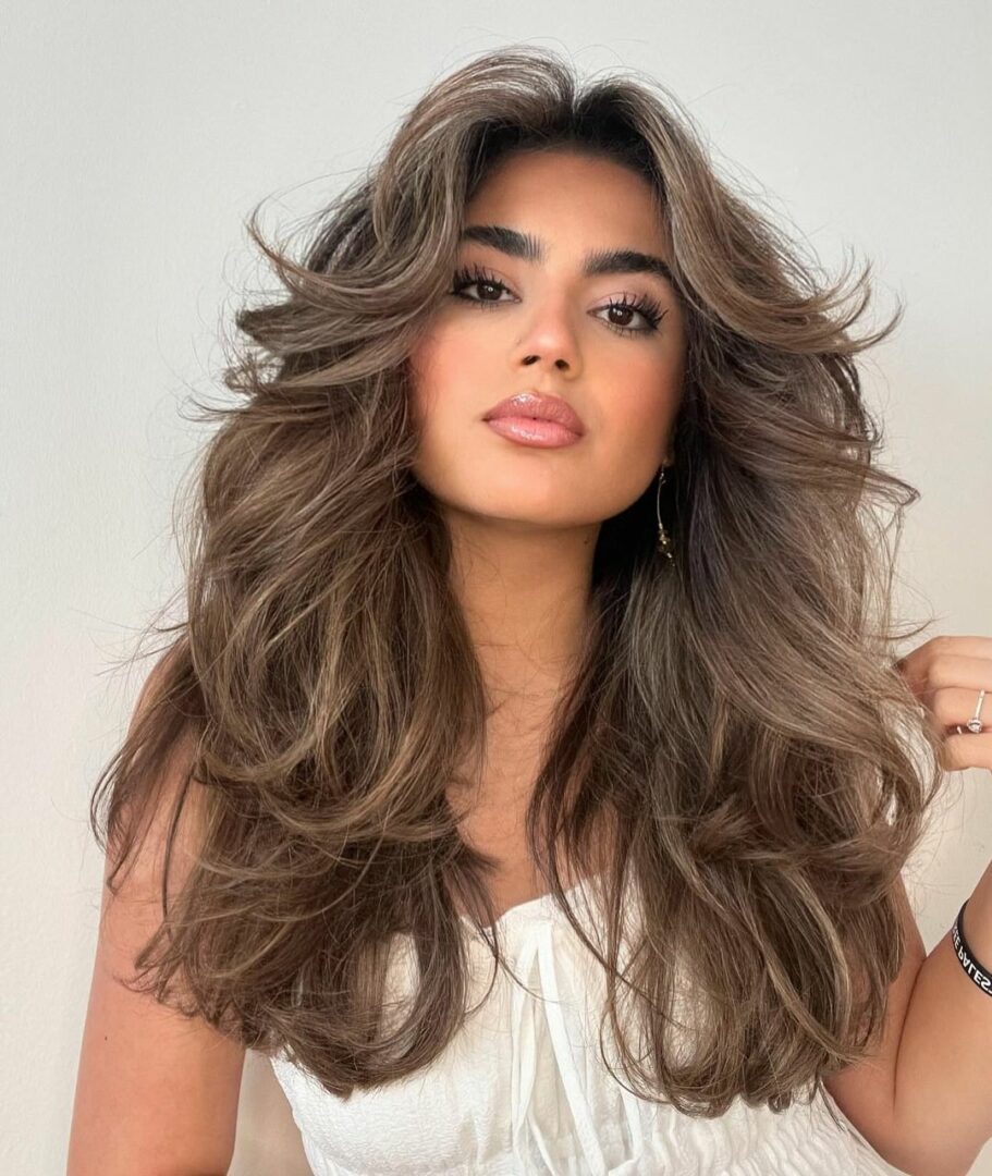 28 Sandy Brown Hair Looks For The Ultimate Beach Babe Vibe