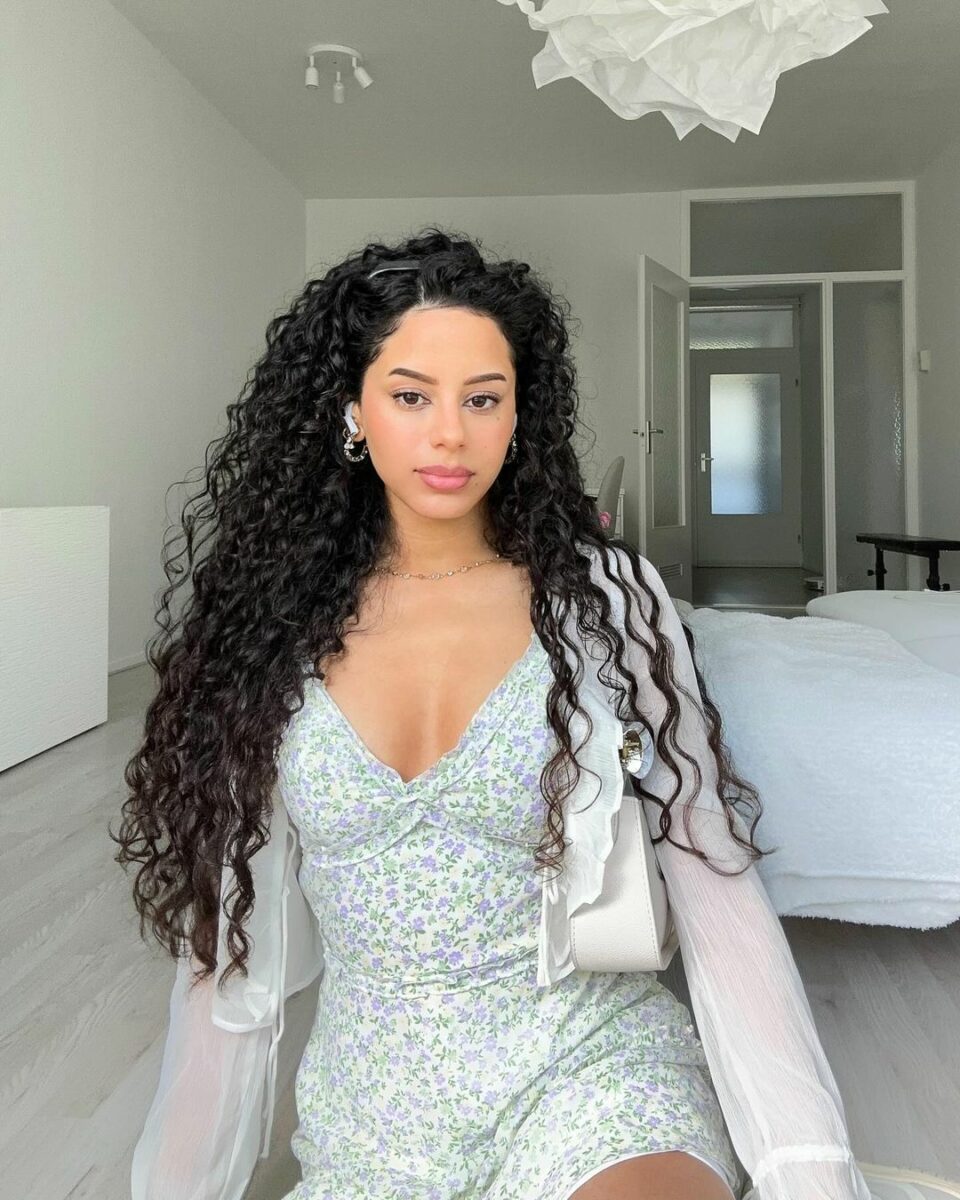 39 Stunning Long Curly Hairstyles To Elevate Your Natural Texture